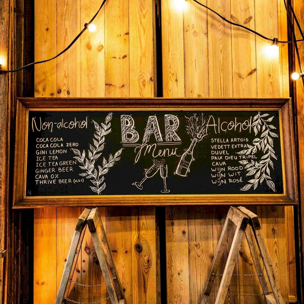 Houten tafels en stoelen huren - Woodfest Events