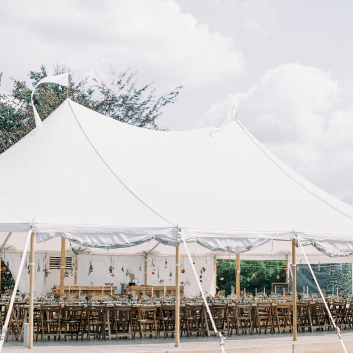 Houten tafels en stoelen huren - Woodfest Events
