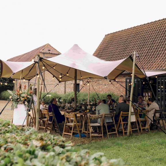 Houten tafels en stoelen huren - Woodfest Events